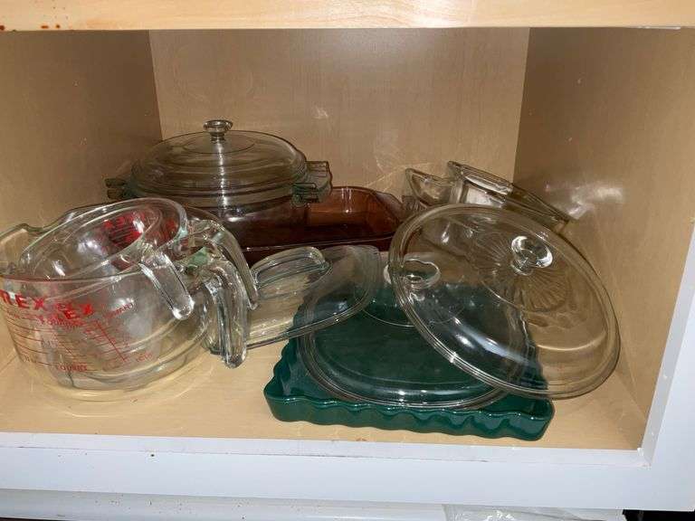 Contents of kitchen cupboard - Corning bakeware some w/ glass lids ...