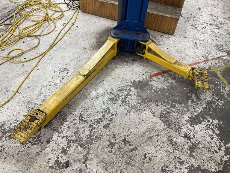 Rotary Lift, 9000lbs, Model SPOA9N400, ***Bring proper equipment and ...