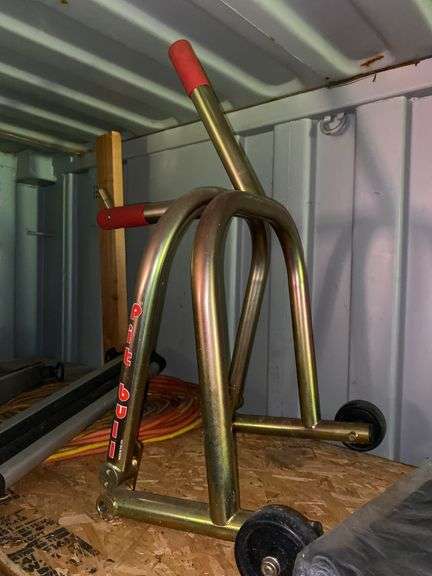 Pit bull motorcycle stand, Thule skis carrier - Hurley Real Estate ...