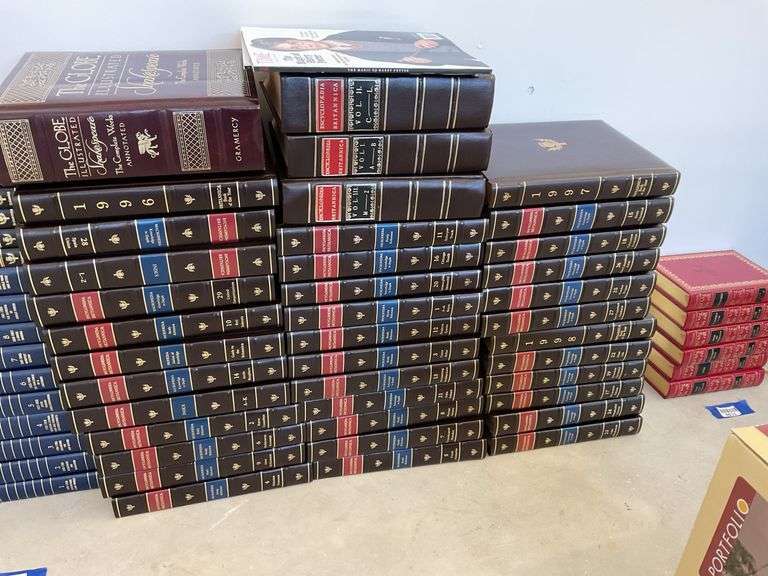 Encyclopedia Britanica, Misc book lot - Hurley Real Estate & Auctions
