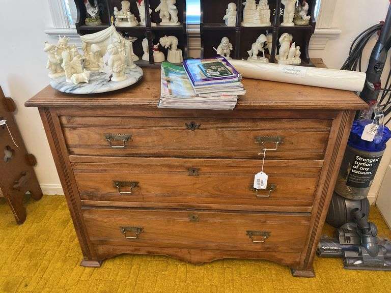 Eastlake chest of drawers - no contents 40.5x19x31 MUST COME DURING ...