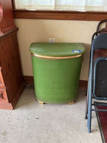 Vintage green wicker hamper and 3 foldable chairs - Hurley Real Estate ...