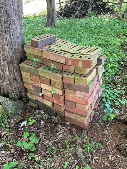 Blocks and bricks lot - Hurley Real Estate & Auctions