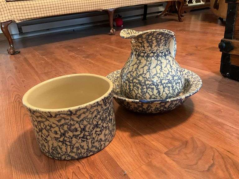 Robinson Ransbottom blue spongeware crock and bowl/pitcher - Hurley ...