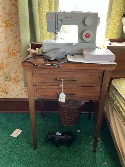 Singer Heavy Duty portable sewing machine and stand - Hurley Real ...