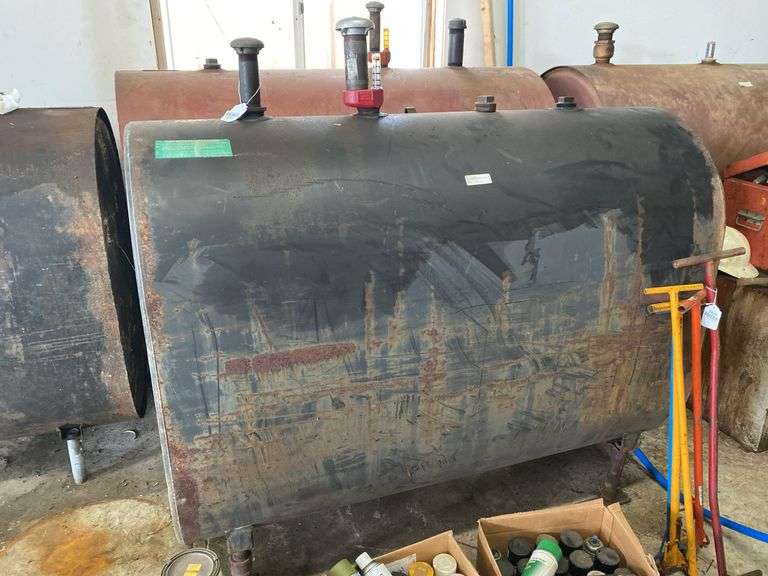 275 Gallon fuel tank, believed to contain off road diesel, suggest ...