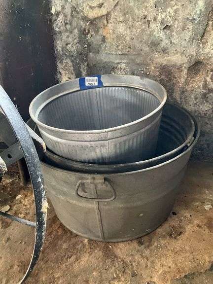 Galvanized tubs, metal waste can - Hurley Real Estate & Auctions