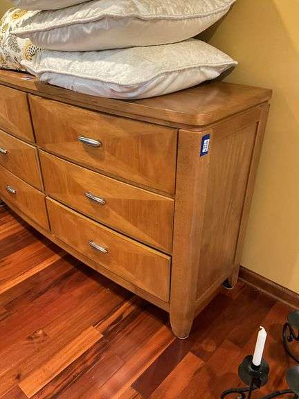 Bow front chest of drawers w/ decorative triangle veneer front - no ...