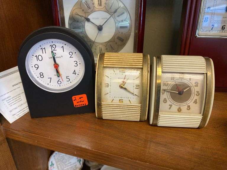 Vintage travel and alarm clocks - Hurley Real Estate & Auctions