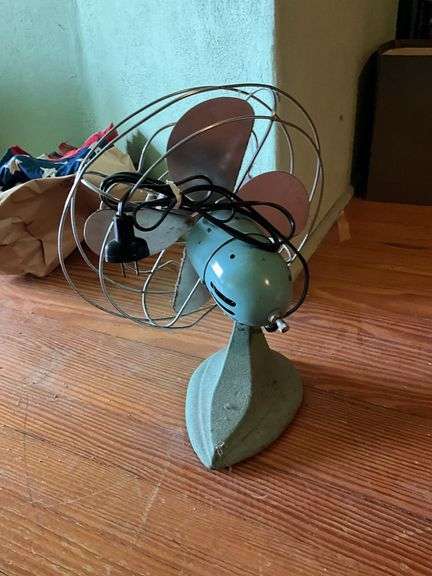 Vintage Eskimo electric fan - Hurley Real Estate & Auctions