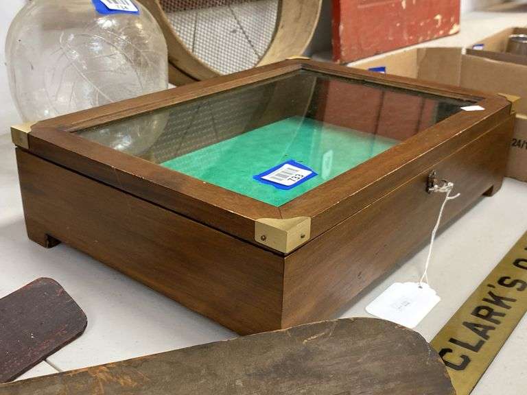 Tabletop display case - Hurley Real Estate & Auctions