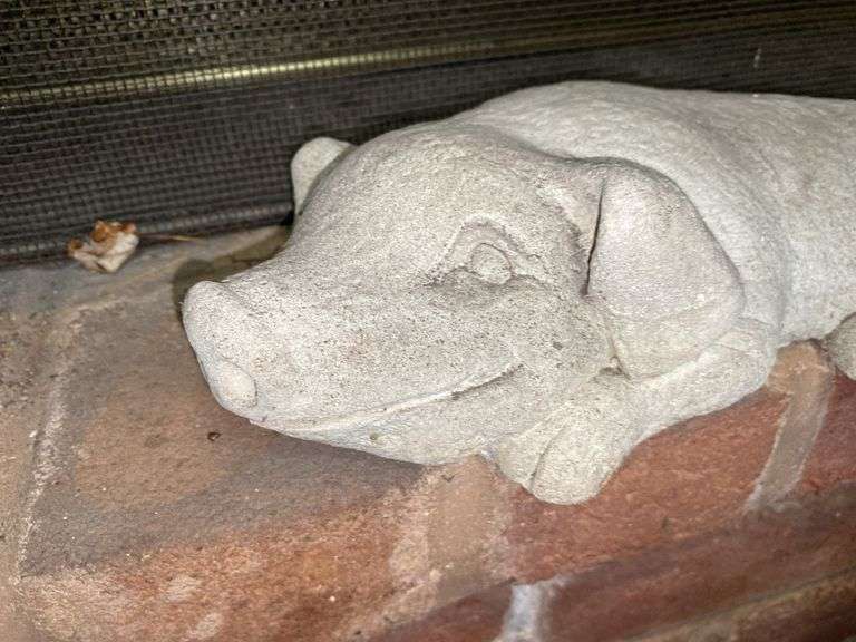Pig figure - Hurley Real Estate & Auctions