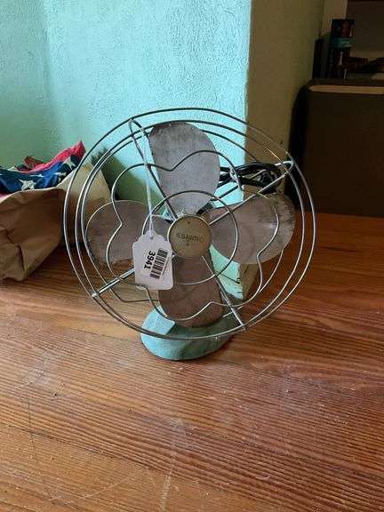 Vintage Eskimo electric fan - Hurley Real Estate & Auctions