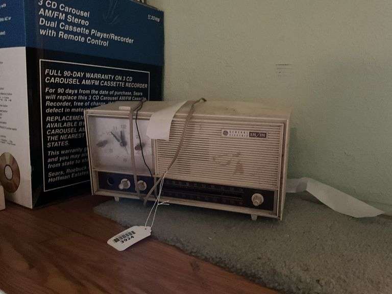CD/cassette/radio in box, vintage GE clock/radio, Panasonic portable ...