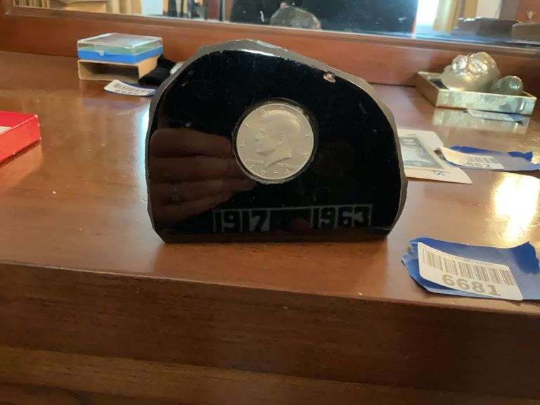 JFK 1917-1963 memorial paperweight mounted w/ 1974 Kennedy half dollar ...