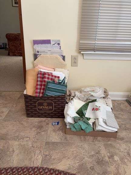 Doilies, tablecloths, placemats, linens - Hurley Real Estate & Auctions