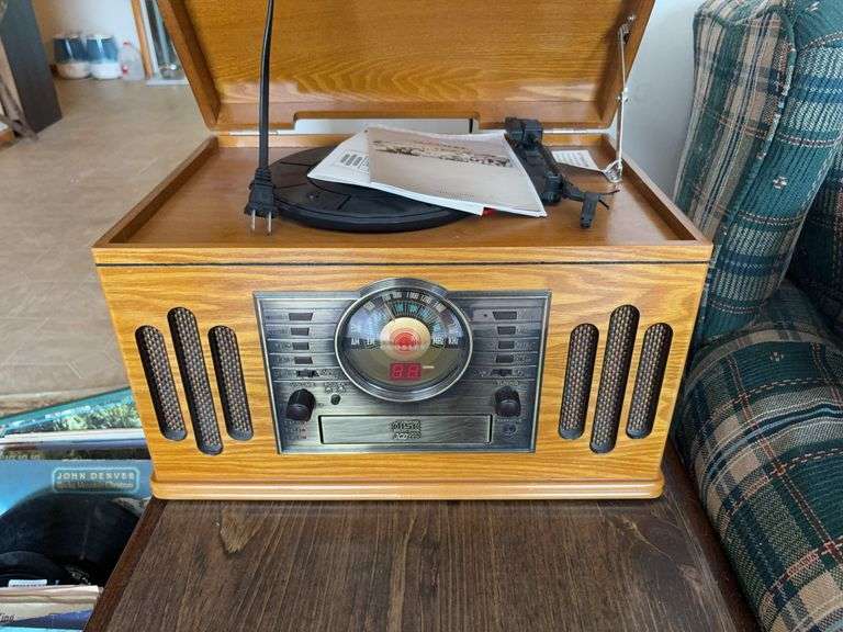 Crosley vintage style record player/CD/radio - Hurley Real Estate ...