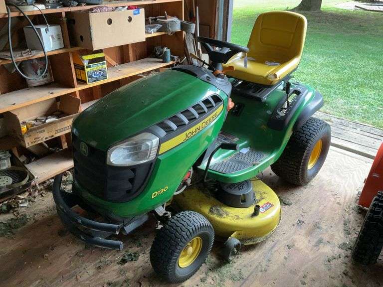 John Deere D130 22hp 42" lawn tractor, 287.9 hours, rear bagger ...