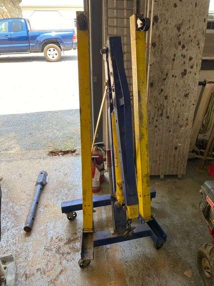 Foldable 2-ton engine hoist - Hurley Real Estate & Auctions