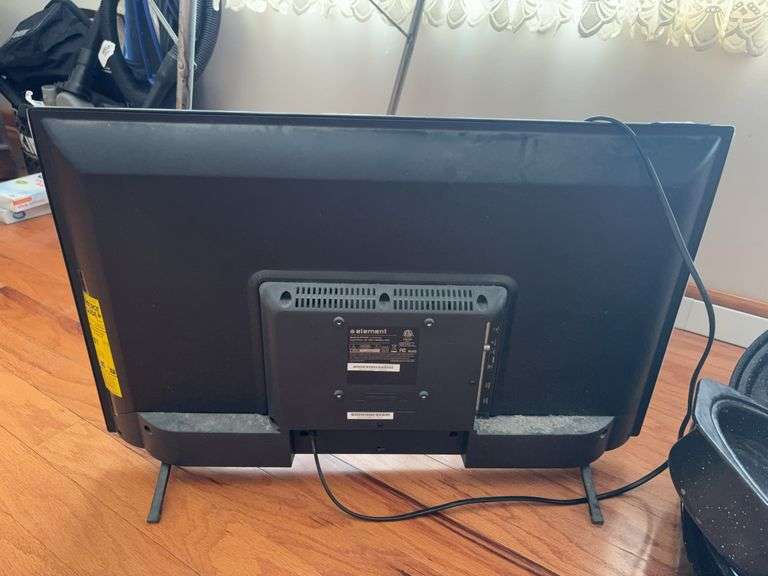 Element TV model: ELEFW328 - Hurley Real Estate & Auctions