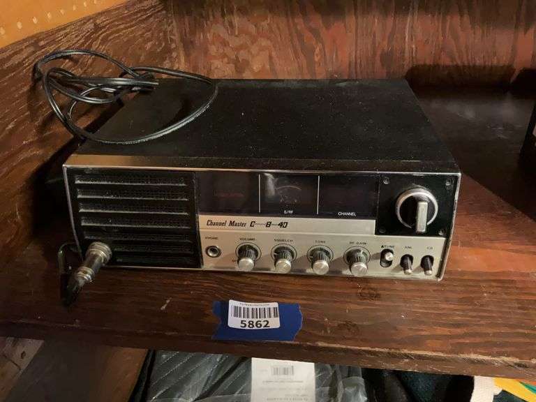 Channel Master CB40 CB radio - Hurley Real Estate & Auctions
