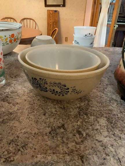 Two Pyrex Homestead mixing bowls - Hurley Real Estate & Auctions