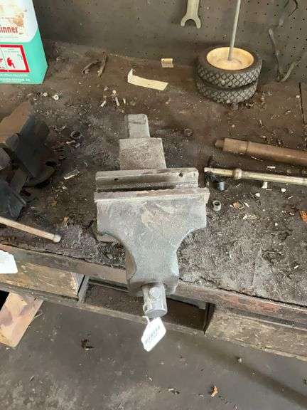 Larin 616 Bench Vise Bring tools to remove - Hurley Real Estate & Auctions