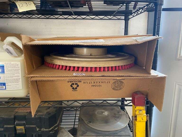 Scrubber head for floor polisher/cleaner - Hurley Real Estate & Auctions