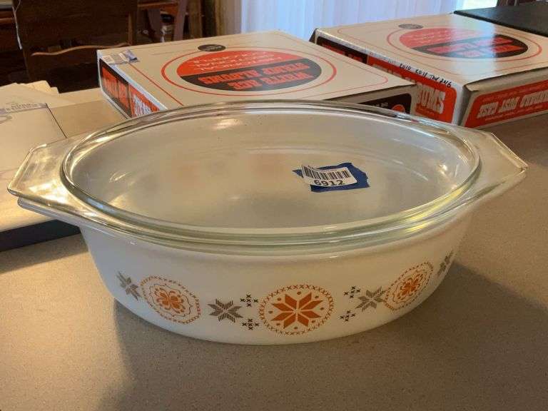 Pyrex covered casserole dish - Hurley Real Estate & Auctions