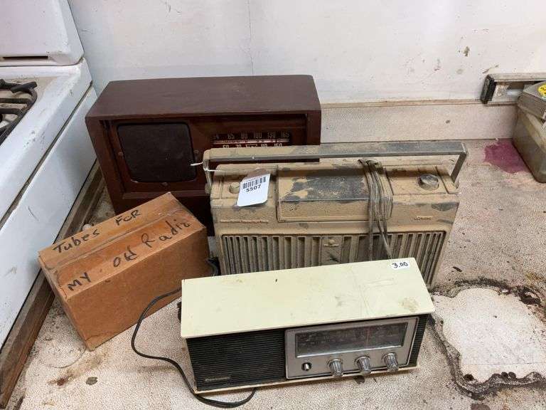 Vintage table radios & portable radio, extra tubes - Hurley Real Estate ...