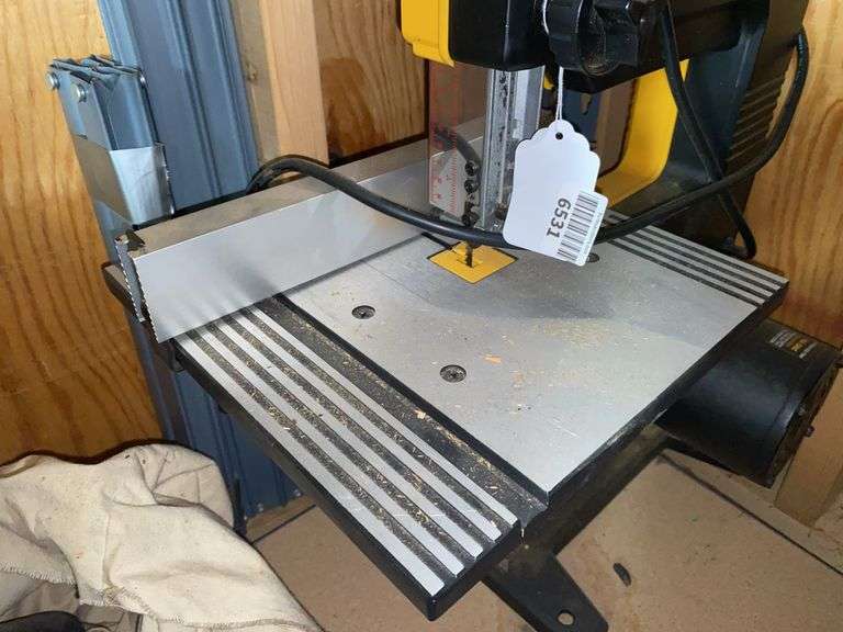 Pro-Tech 3203 benchtop bandsaw - Hurley Real Estate & Auctions