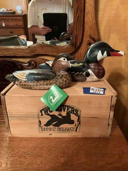 Two Two Rivers Decoy Company duck decoys w/ wooden box - Hurley Real ...
