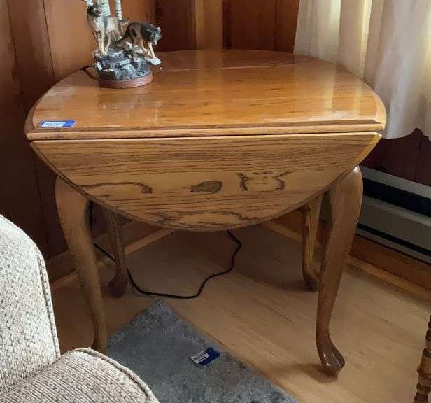 Queen Anne oak oval drop leaf end table - no contents 28x24x24 - Hurley Real Estate & Auctions