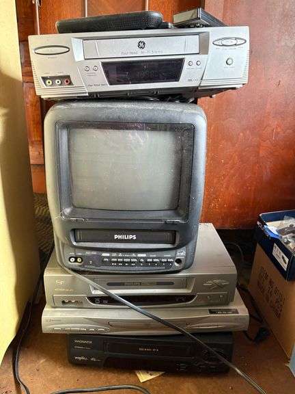 Emerson TV model: LC195EM82, DVD player, VHS players, Philips AC/DC TV ...