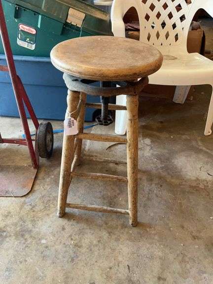 Industrial wooden stool w/ adjustable seat - Hurley Real Estate & Auctions