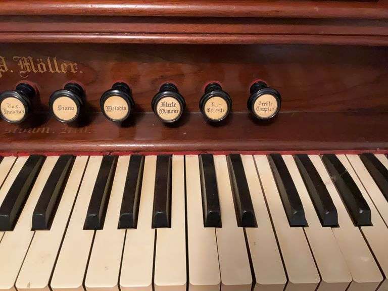 M.P. MOLLER/ HAGERSTOWN MD Victorian parlor organ in fancy case w ...