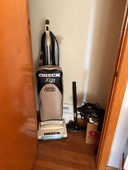 Oreck XL21 upright vacuum - Hurley Real Estate & Auctions