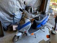 Yamati Sporty Cruiser 50cc scooter - Hurley Real Estate & Auctions