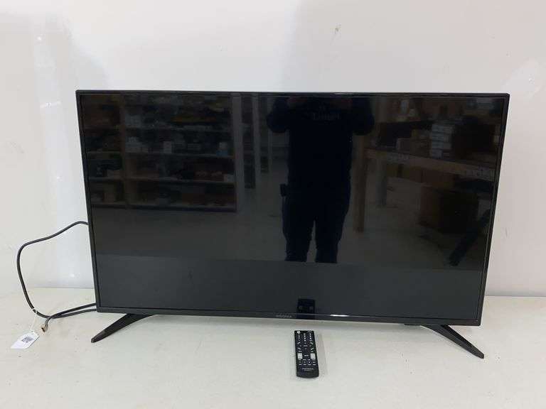 Insignia TV model: NS-43D420NA20 w/ remote - Hurley Real Estate & Auctions