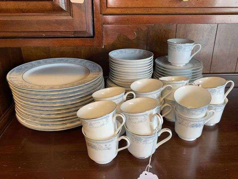 Sheffield Blue Whisper porcelain dinnerware set, Made in Japan - Hurley ...