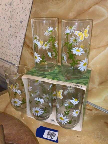 Vintage Libbey Butterfly and Daisy decorated glasses - Hurley Real ...