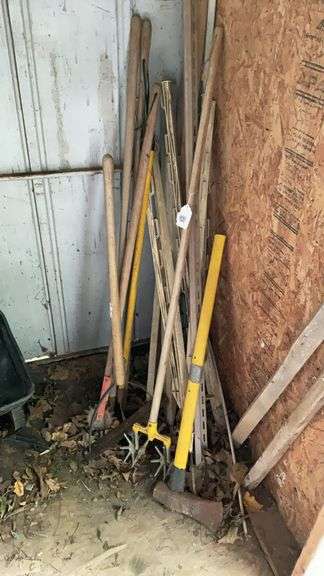 Splitting axe, garden tools, fence posts - Hurley Real Estate & Auctions