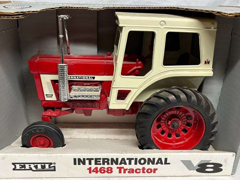 Ertl IH 1468 Tractor V81/4 - Integrity Auctioneers