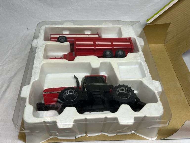 Ertle Case-IH 3 Piece Farm Toy Set - Integrity Auctioneers