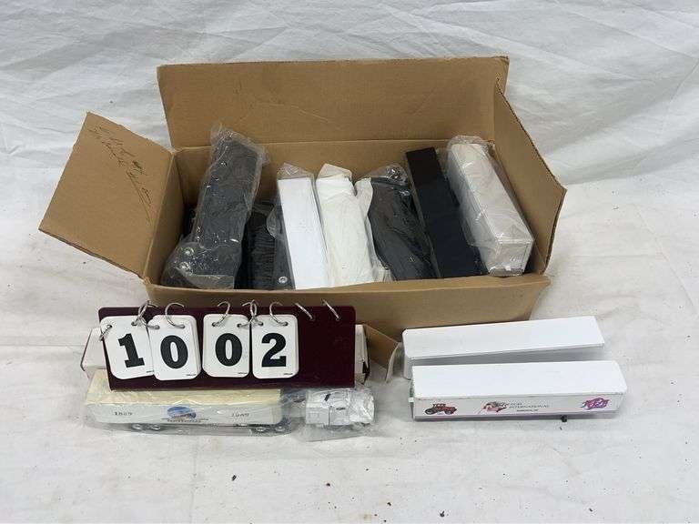 ERTL, 1/64 Scale, Semi Box Trailers - Integrity Auctioneers