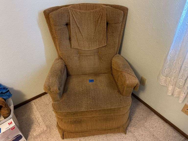 Recliner Chair - Integrity Auctioneers