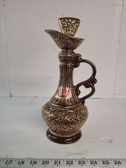 BEAM PITCHER DECANTER HAS CONTENTS - Isabell Auction