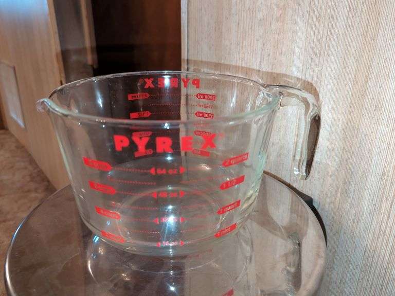 PYREX 8-CUP MEASURING CUP - Isabell Auction