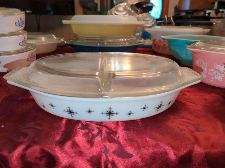 VINTAGE PYREX "COMPASS" DIVIDED DISH WITH LID - Isabell Auction