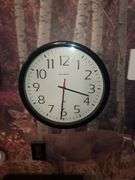 ACU RITE WALL CLOCK - Isabell Auction